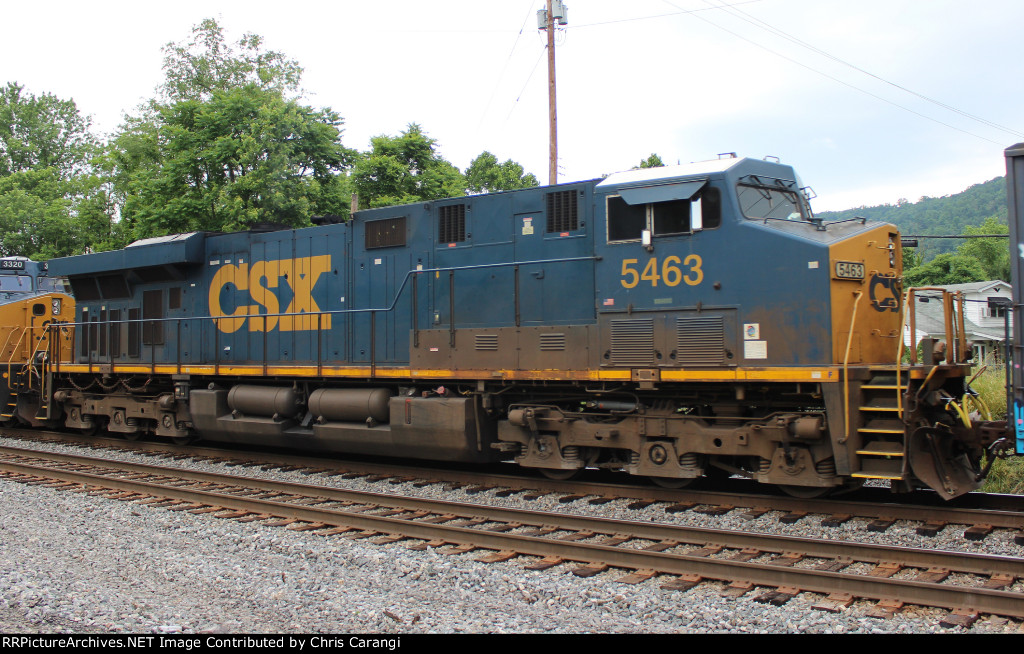 CSXT 5463 on WB Q400-16